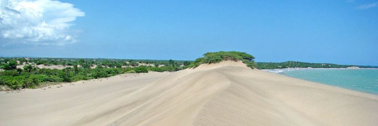 Bani - República Dominicana: dunas, salinas, catedral, centro cultural ...
